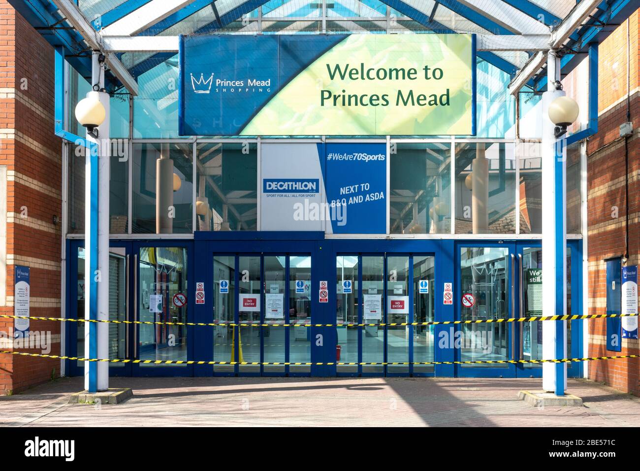 Farnborough town centre hampshire hi-res stock photography and images ...