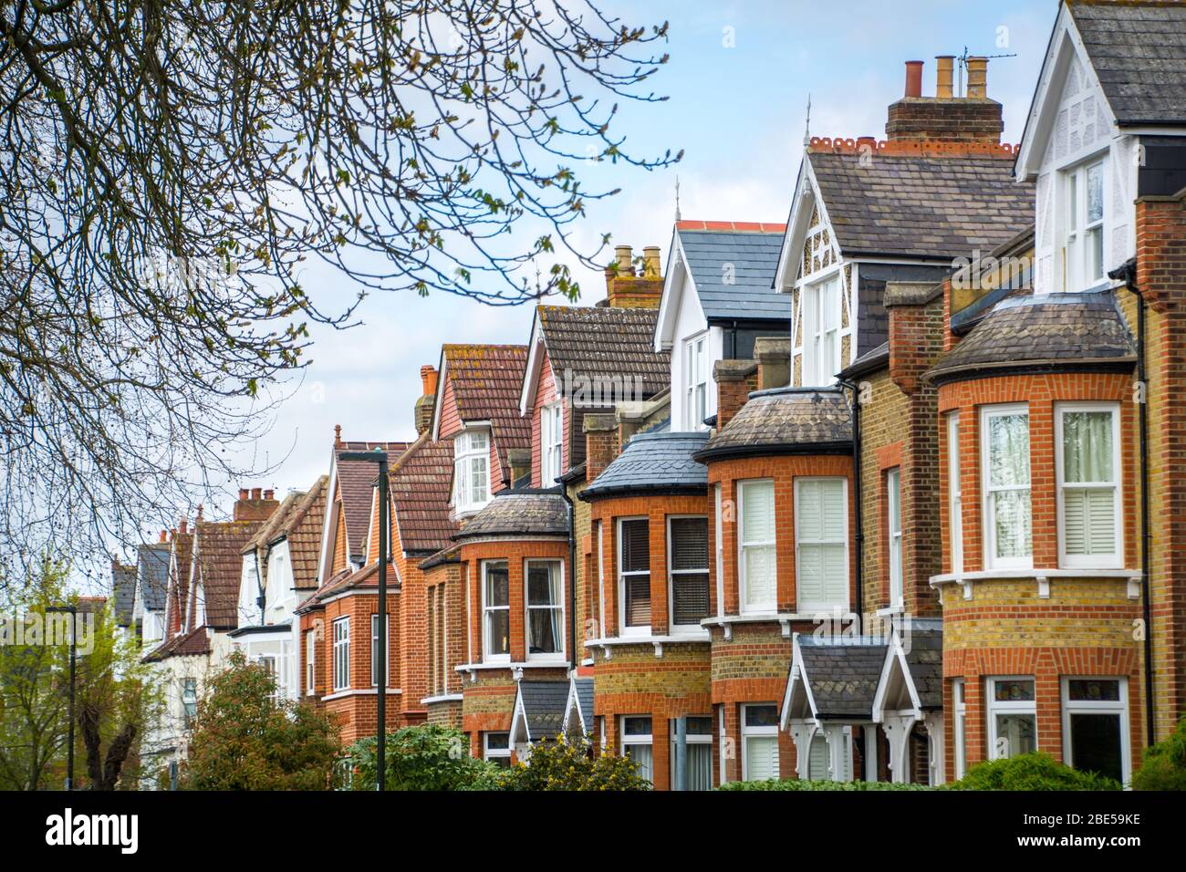 Suburban houses london hi-res stock photography and images - Alamy