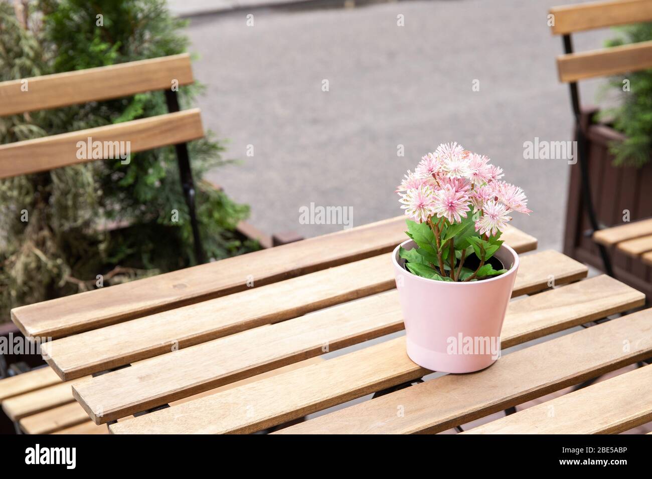 Long table hi-res stock photography and images - Alamy