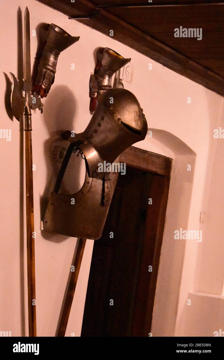 Medieval mens clothing hi-res stock photography and images - Alamy