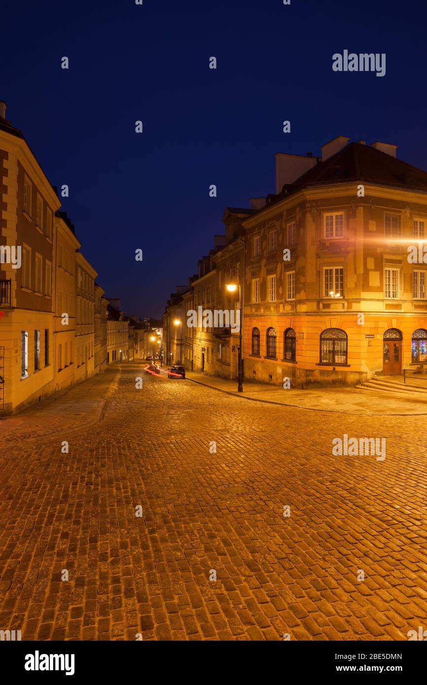 Streets in warsaw hi-res stock photography and images - Alamy