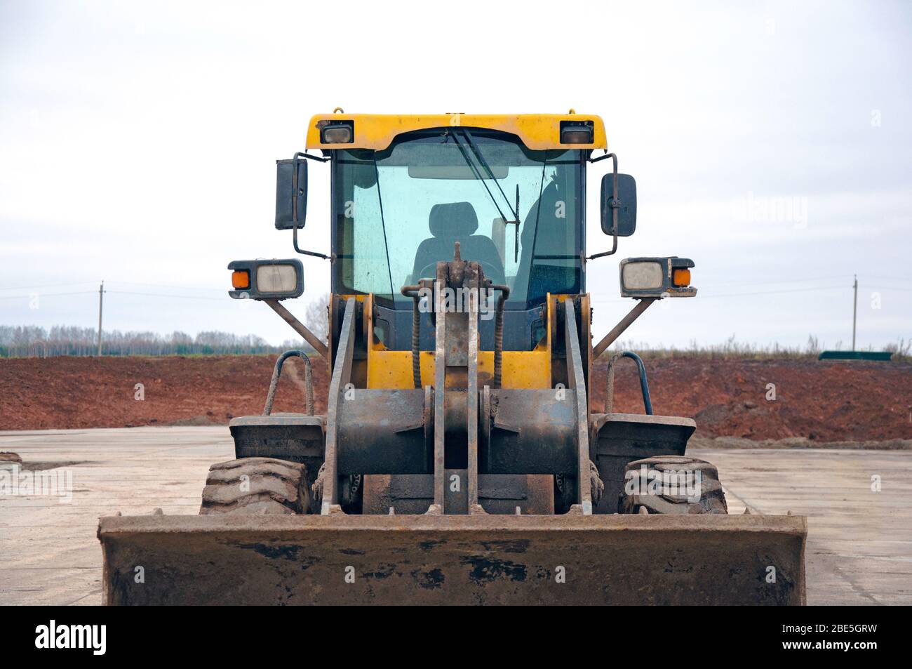 Front end loader tractor hi-res stock photography and images - Alamy