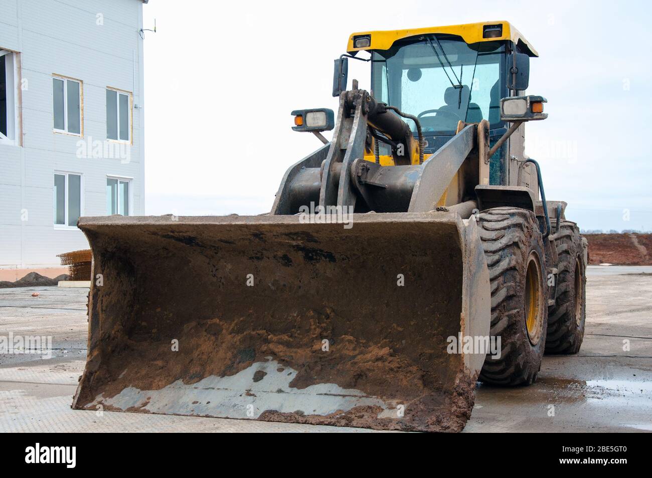 Front end loader bucket scoop hi-res stock photography and images - Alamy