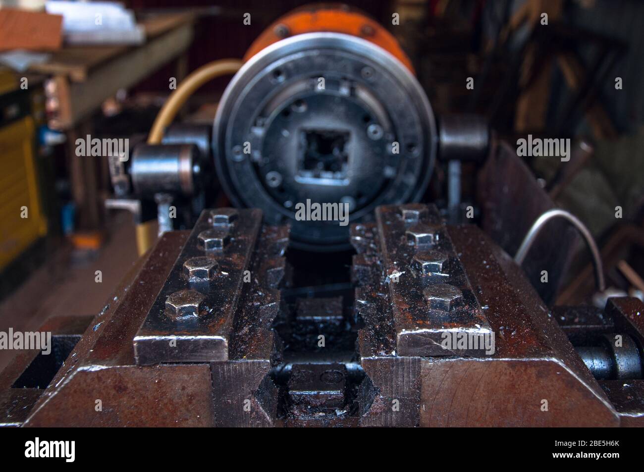 Machine for metal processing in production. Thread cutting machine ...