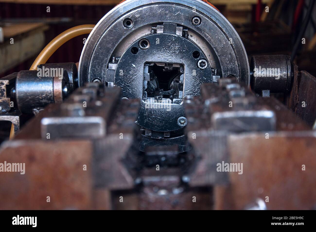 Machine for metal processing in production. Thread cutting machine ...