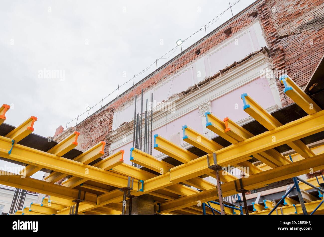 Equipment in the form of wooden beams for fastening formwork in ...