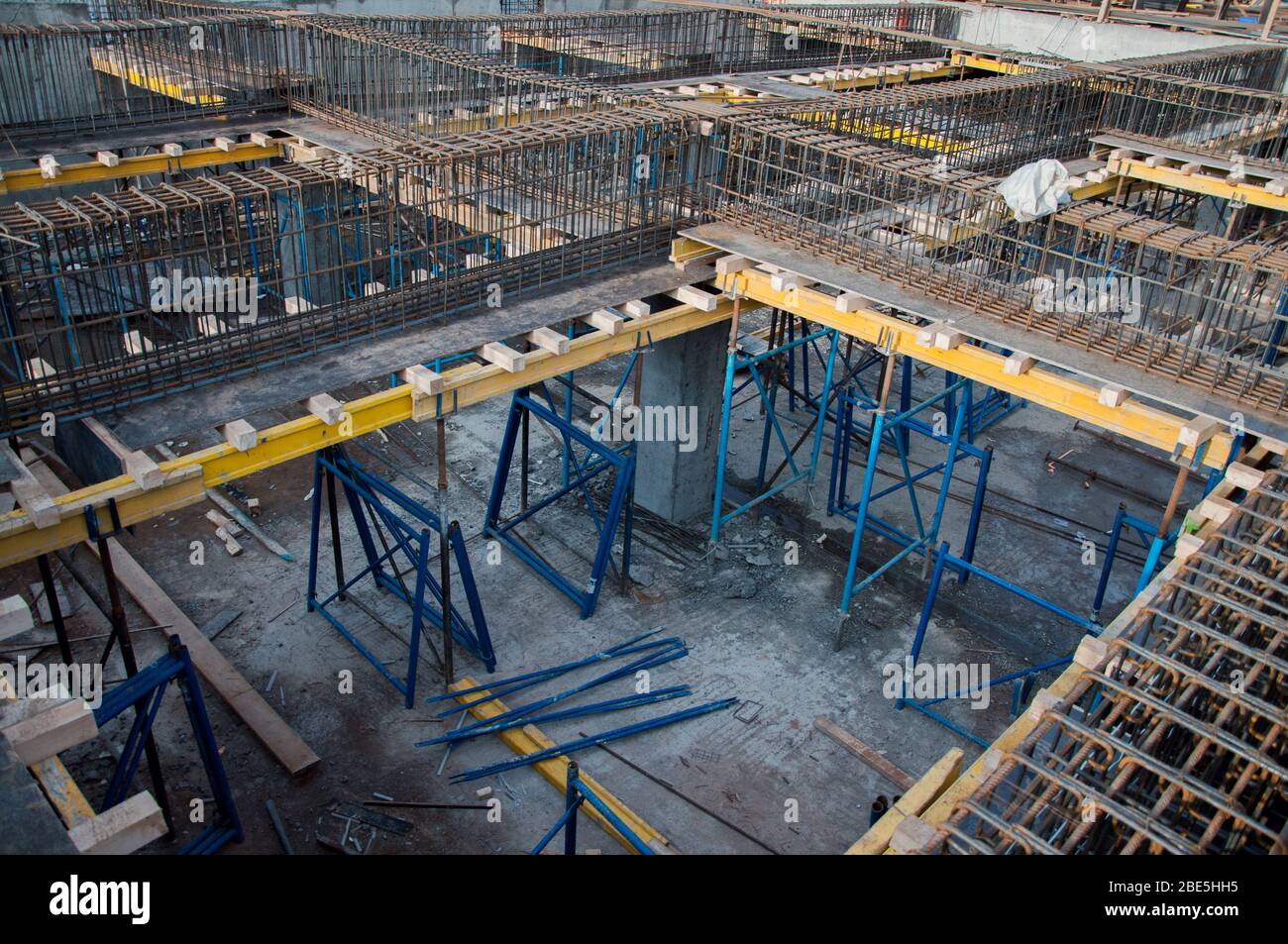 Monolithic construction hi-res stock photography and images - Alamy