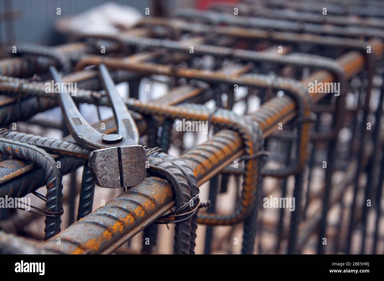 Tool for knitting metal rods with wire. Pliers for attaching the rebars ...