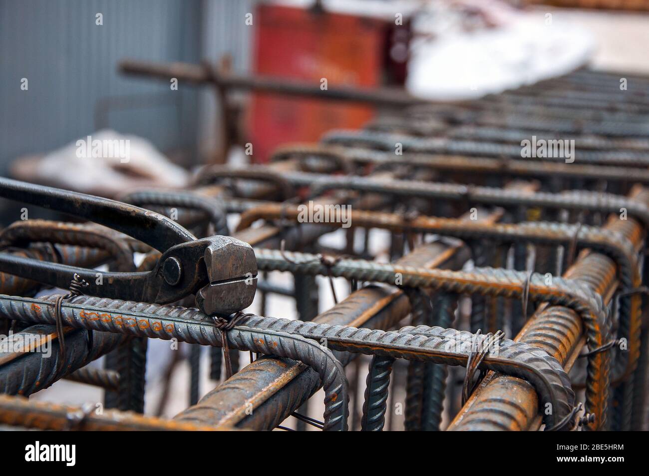 Tool for knitting metal rods with wire. Pliers for attaching the rebars ...