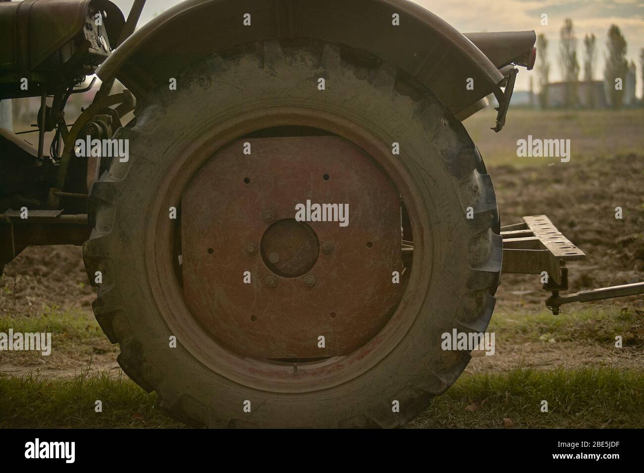 Wheel of the agricultural tractor Stock Photo - Alamy