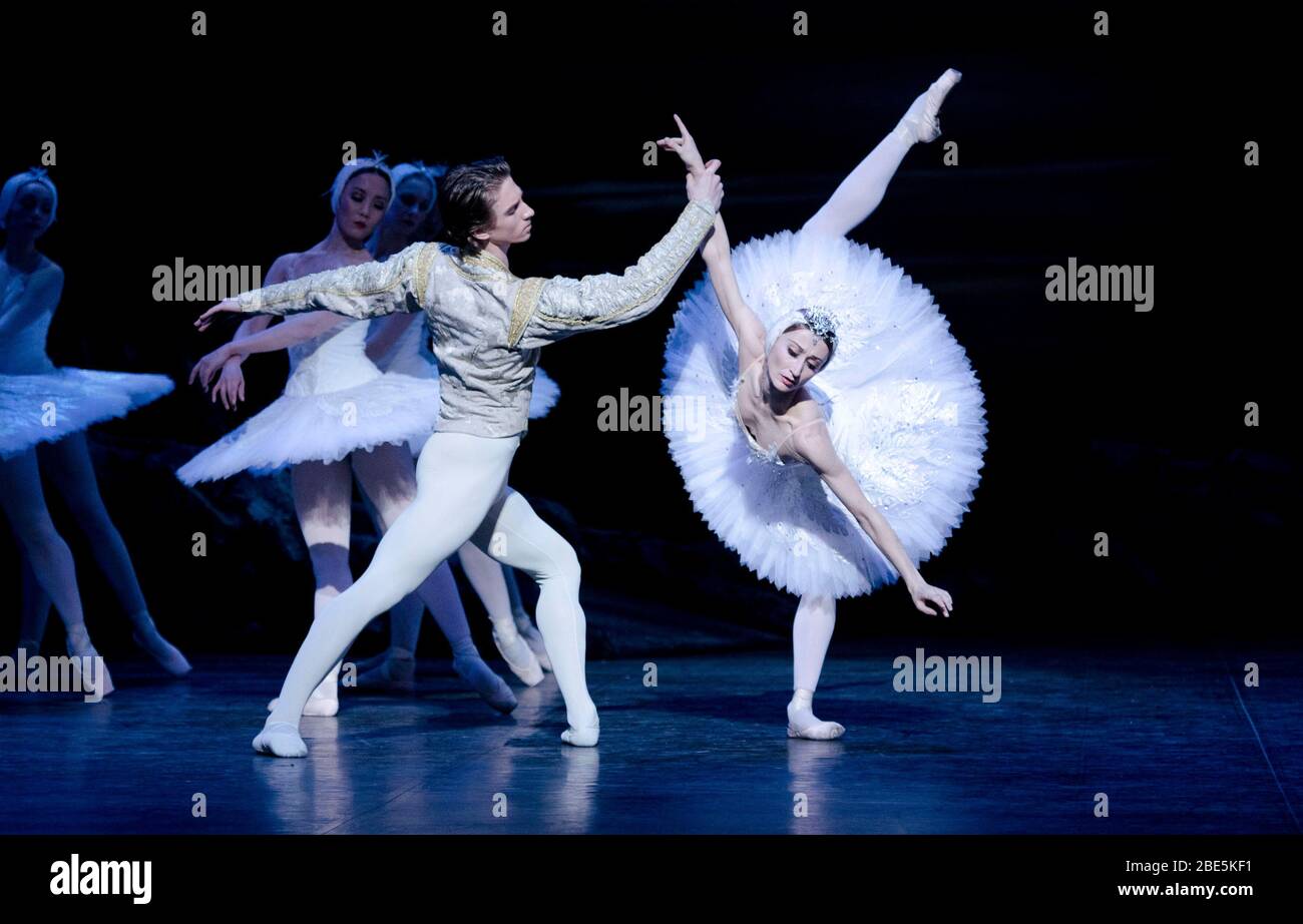 Vadim Muntagirov (Prince Siegfried), Daria Klimentova (Odette) in SWAN ...