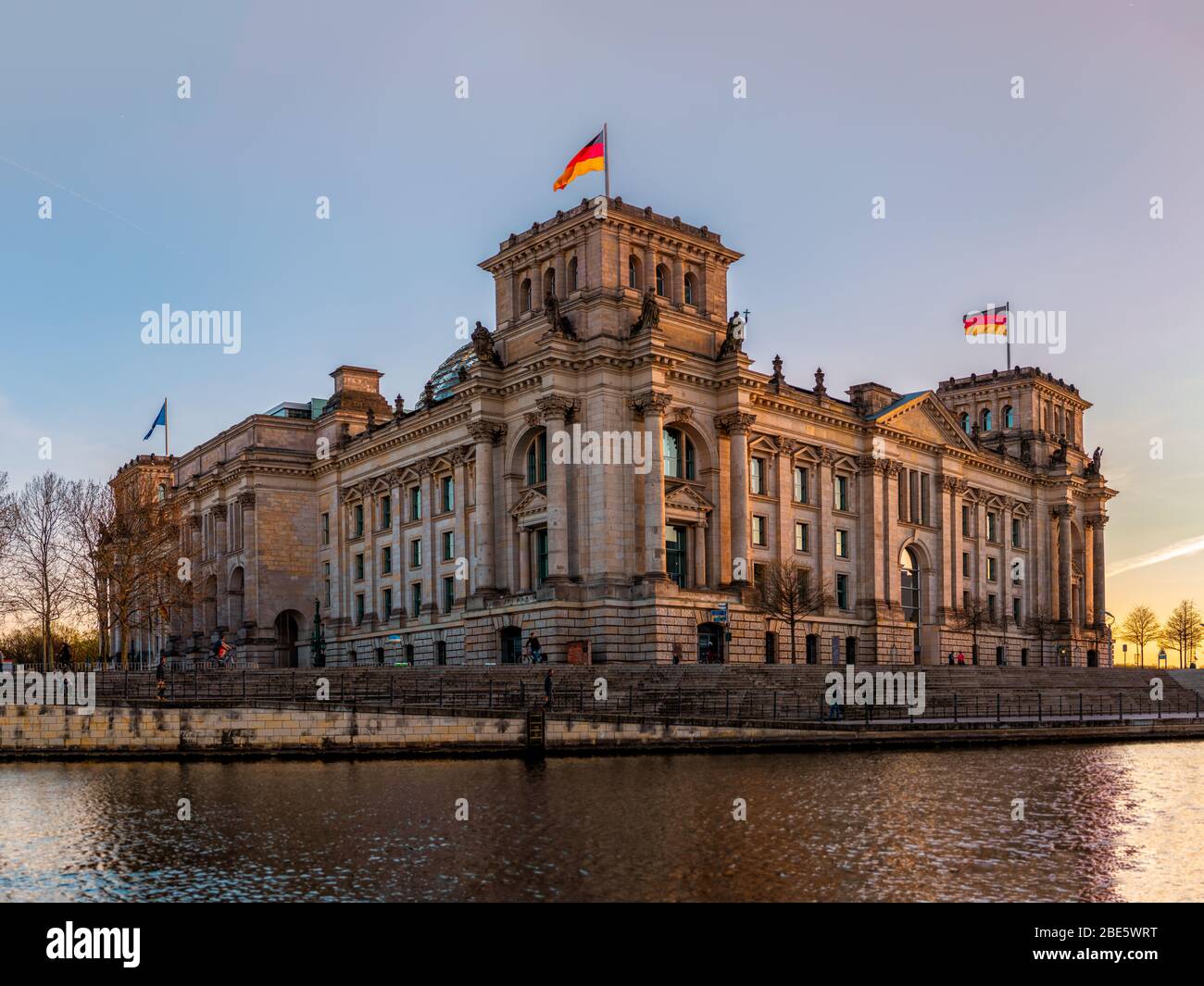 Dome reichstag parliament building sunset hi-res stock photography and ...