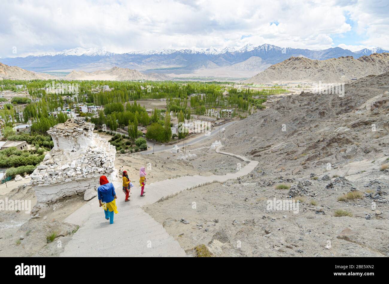 Shanti path hi-res stock photography and images - Alamy