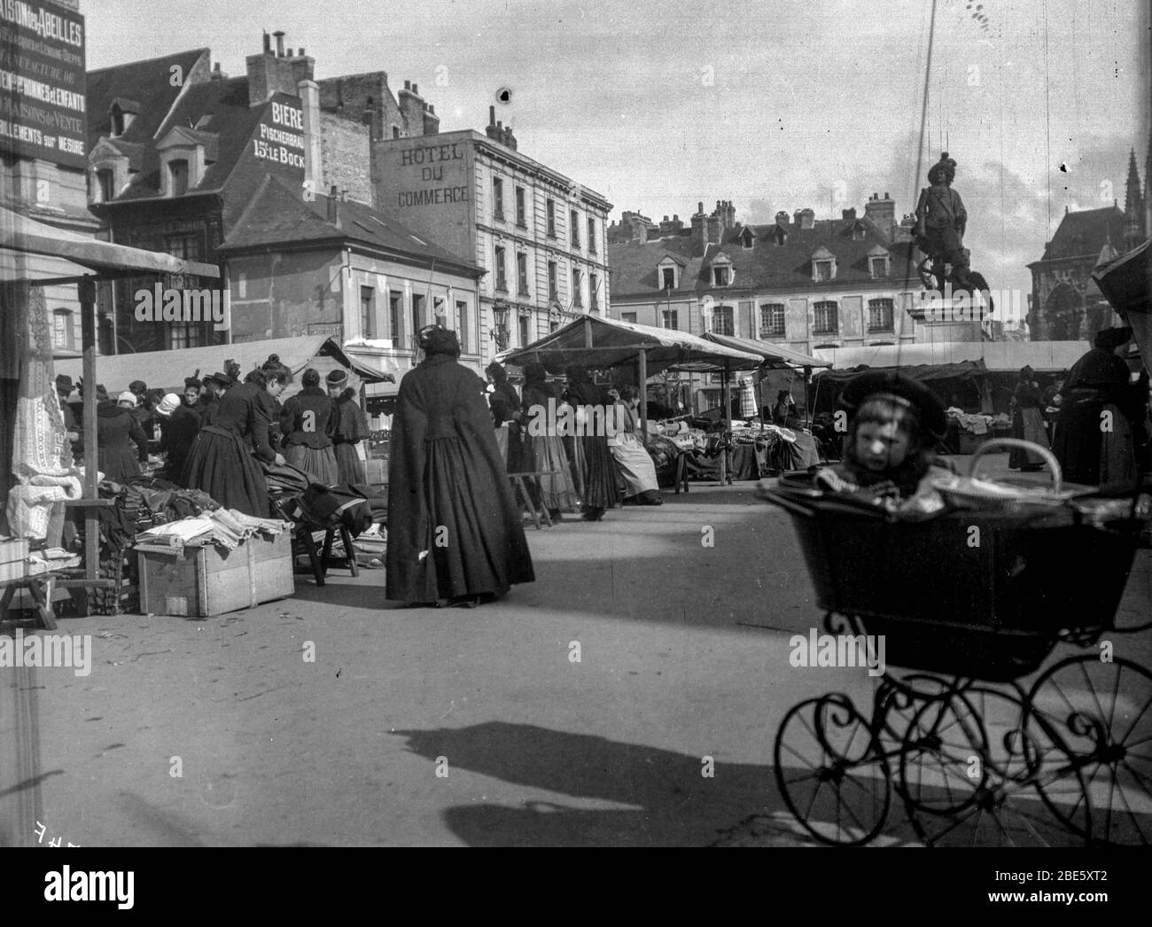 Fashion in france 19th century hi-res stock photography and images - Alamy