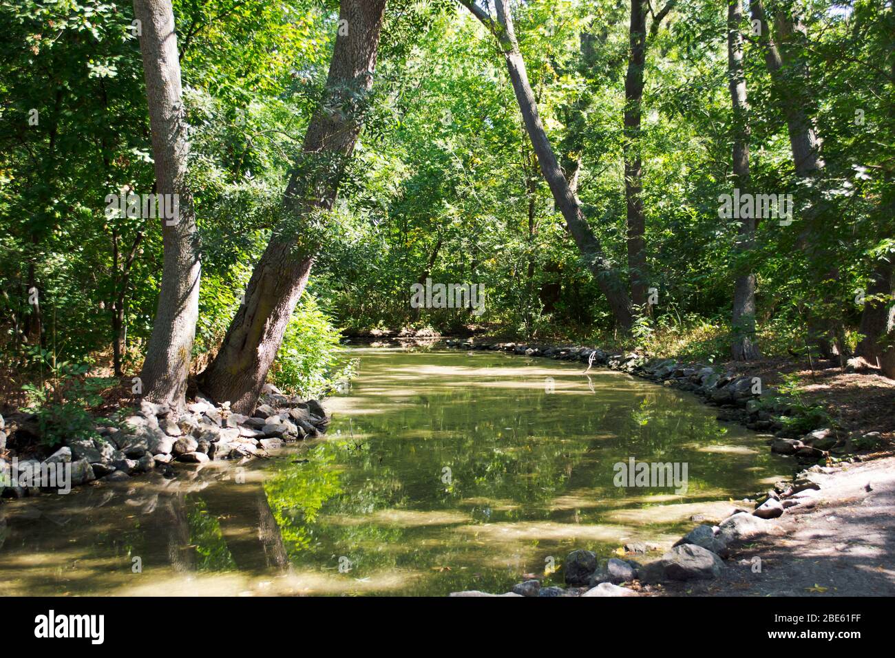 Rock lined stream hi-res stock photography and images - Alamy