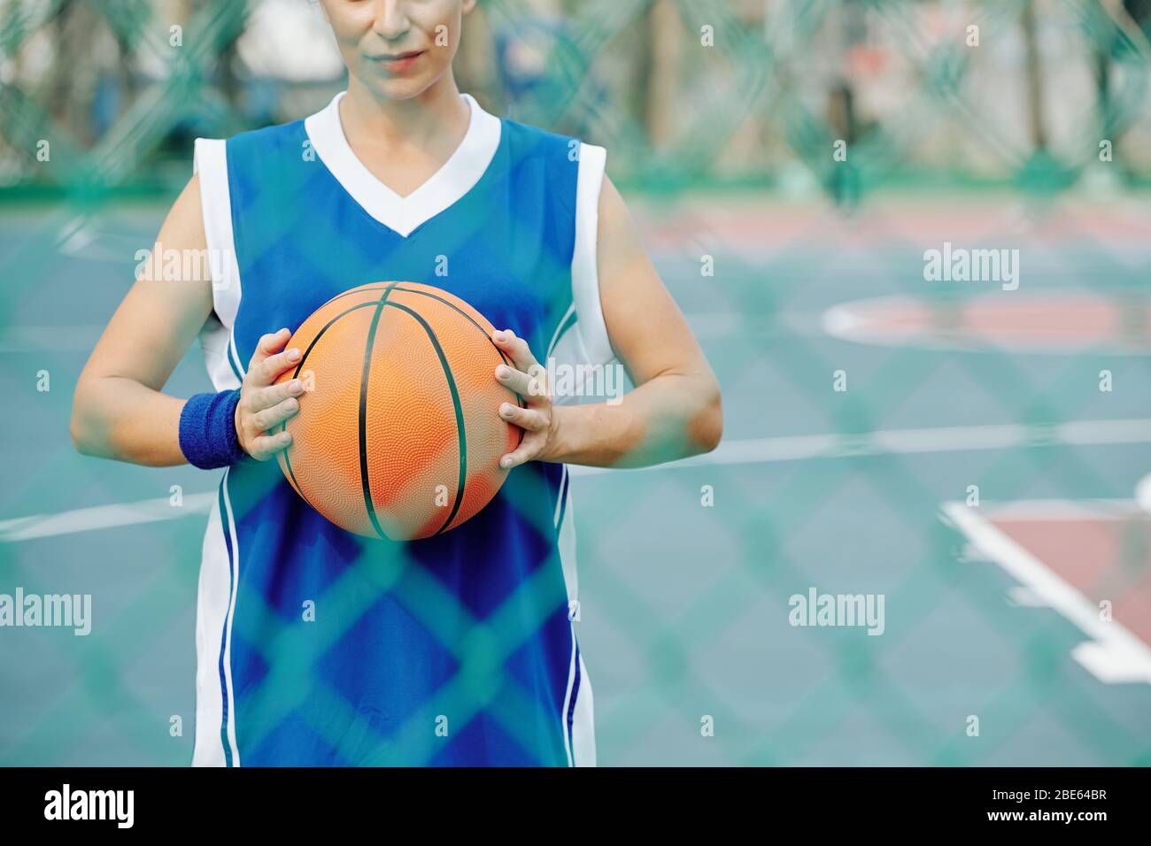 Cropped image basketball player hi-res stock photography and images - Alamy