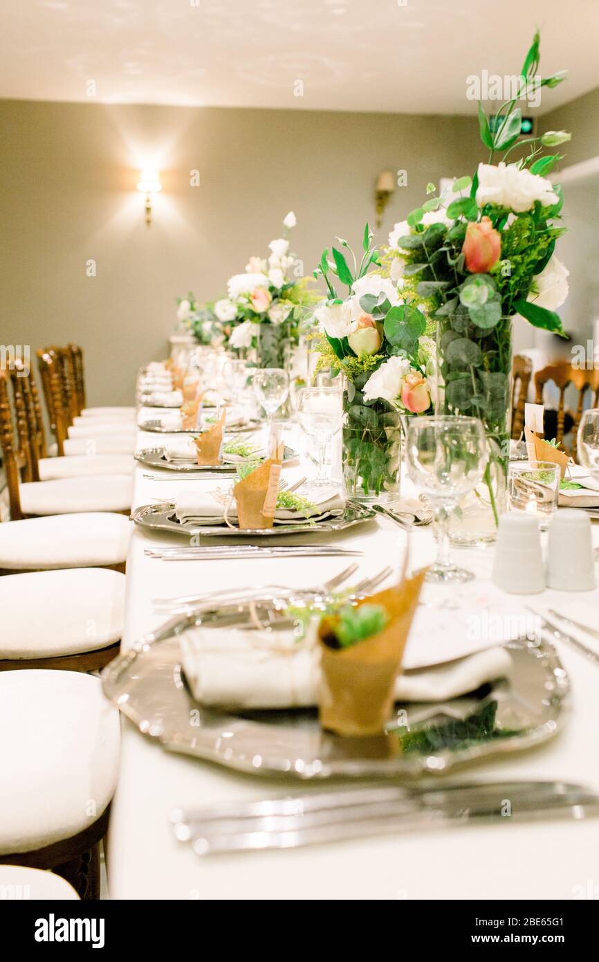 Wedding dining table. Rustic wedding Stock Photo - Alamy