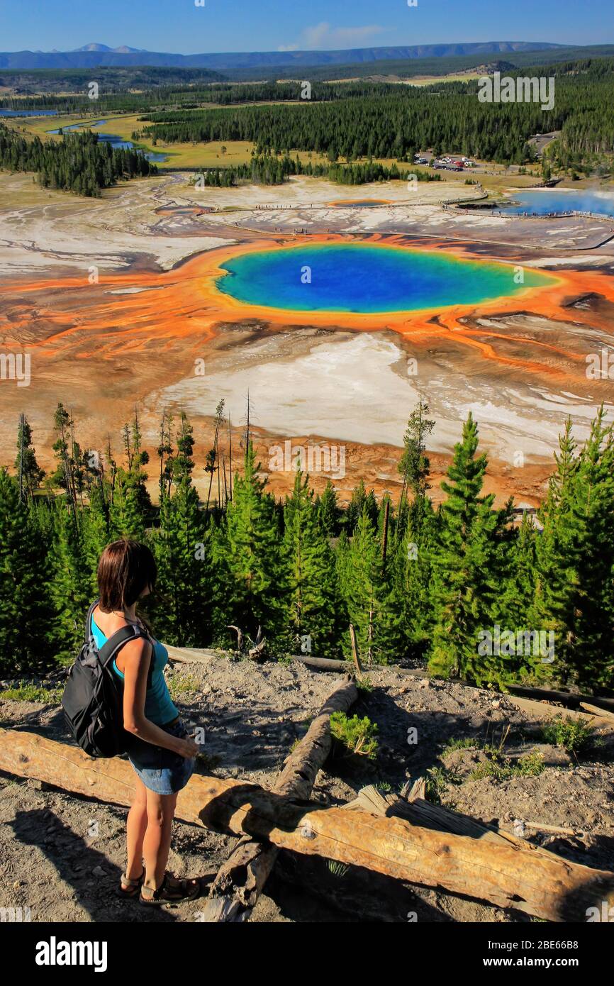 Aerial view midway hi-res stock photography and images - Alamy