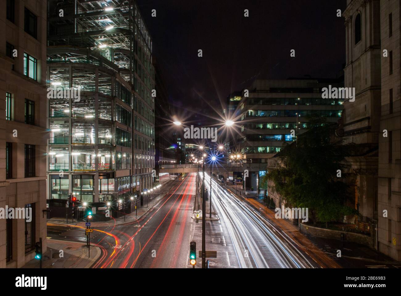Thames street lights hi-res stock photography and images - Alamy