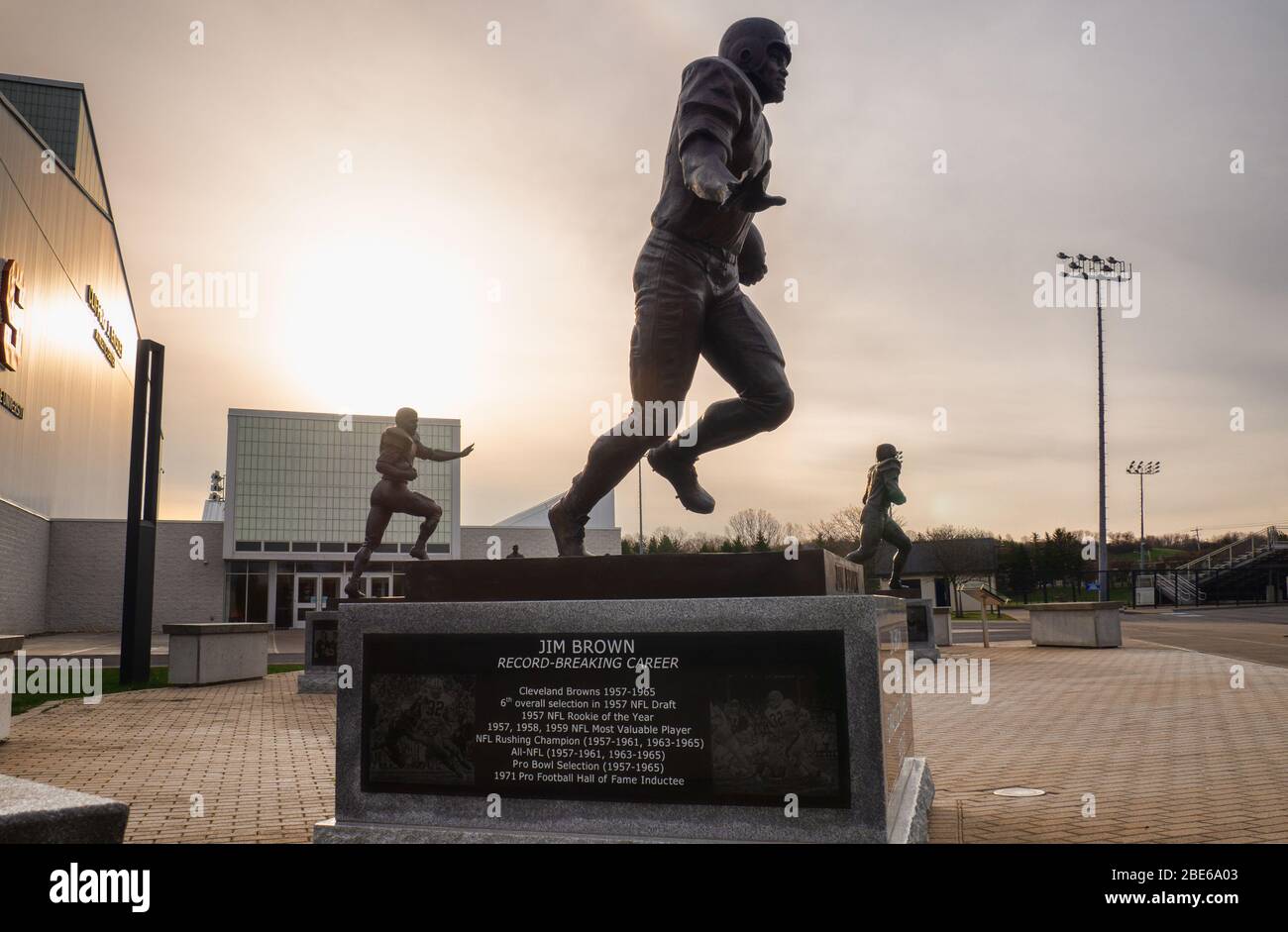 Syracuse, New York, USA. April 12, 2020. Jim Brown statue prominent ...