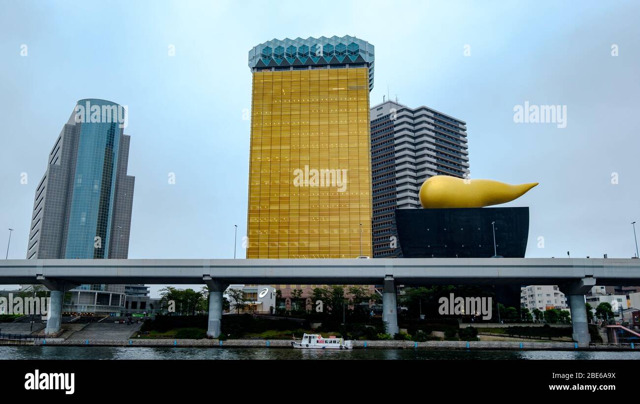 Golden poo hi-res stock photography and images - Alamy
