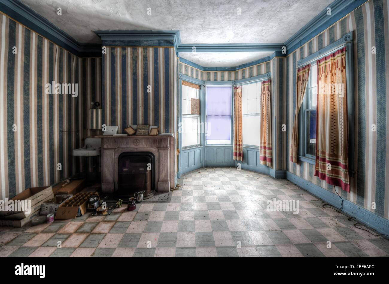 Decayed hotel room hi-res stock photography and images - Alamy
