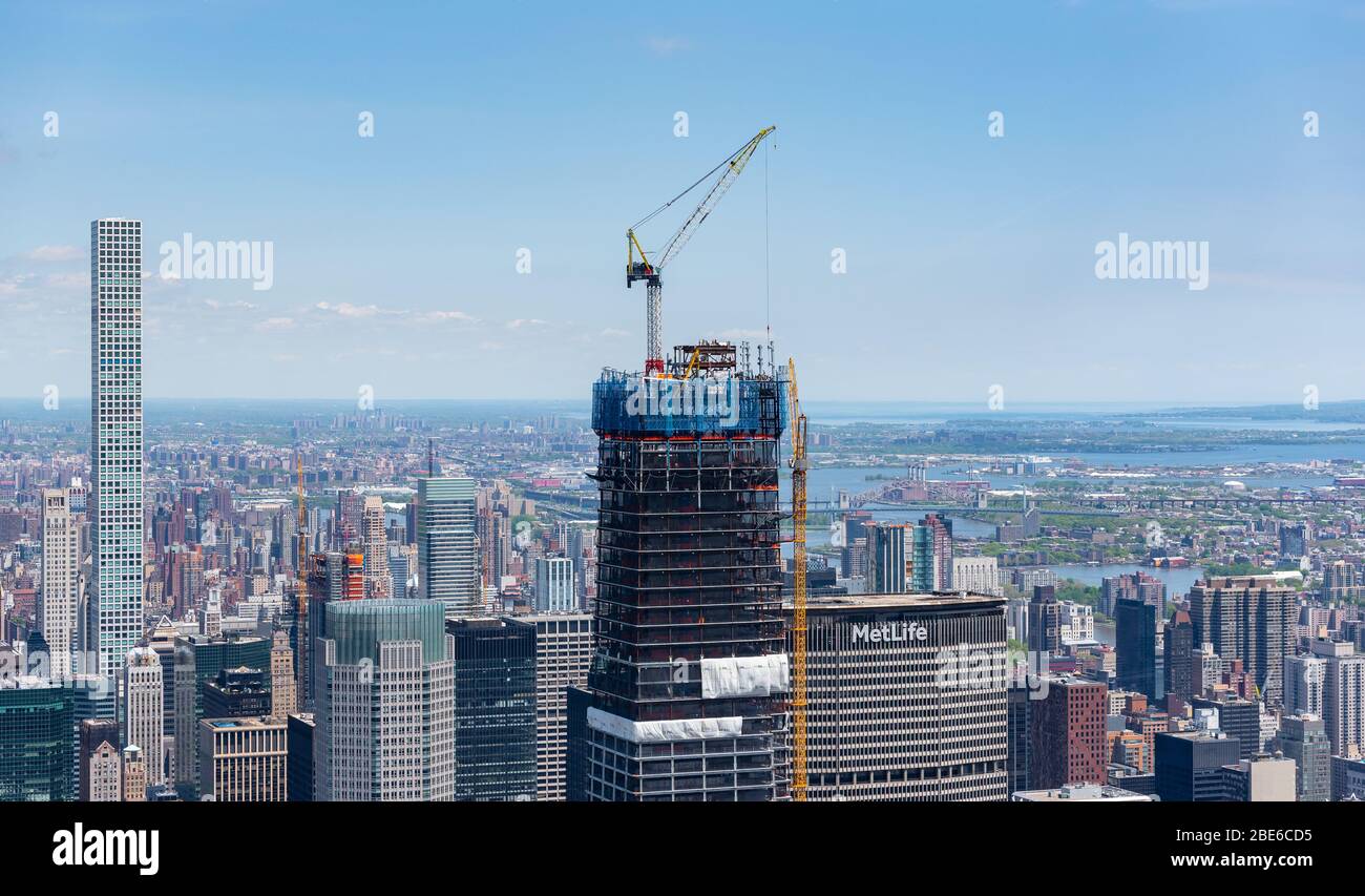 Construction buildng cranes hi-res stock photography and images - Alamy