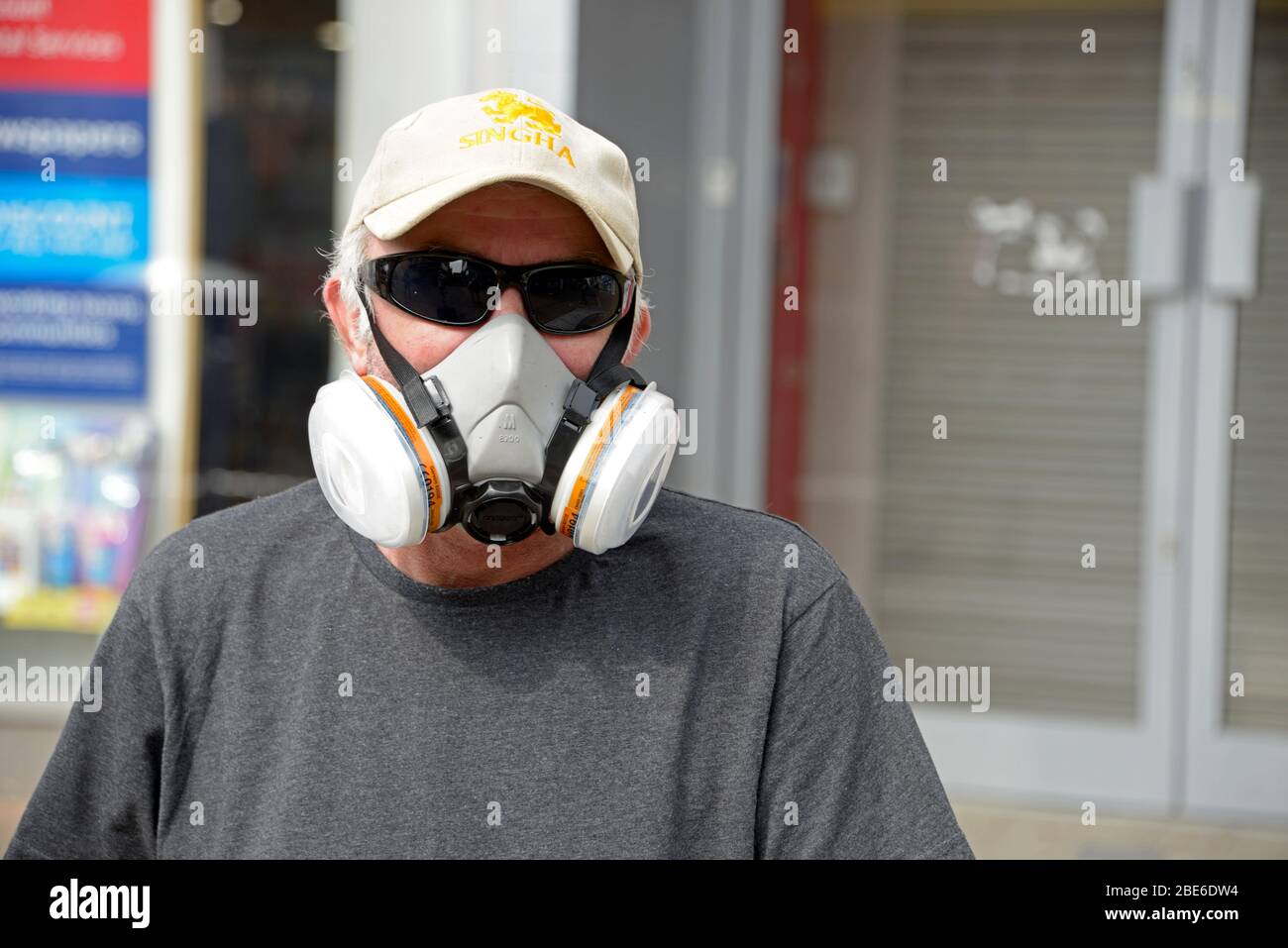 Industrial mask hi-res stock photography and images - Alamy