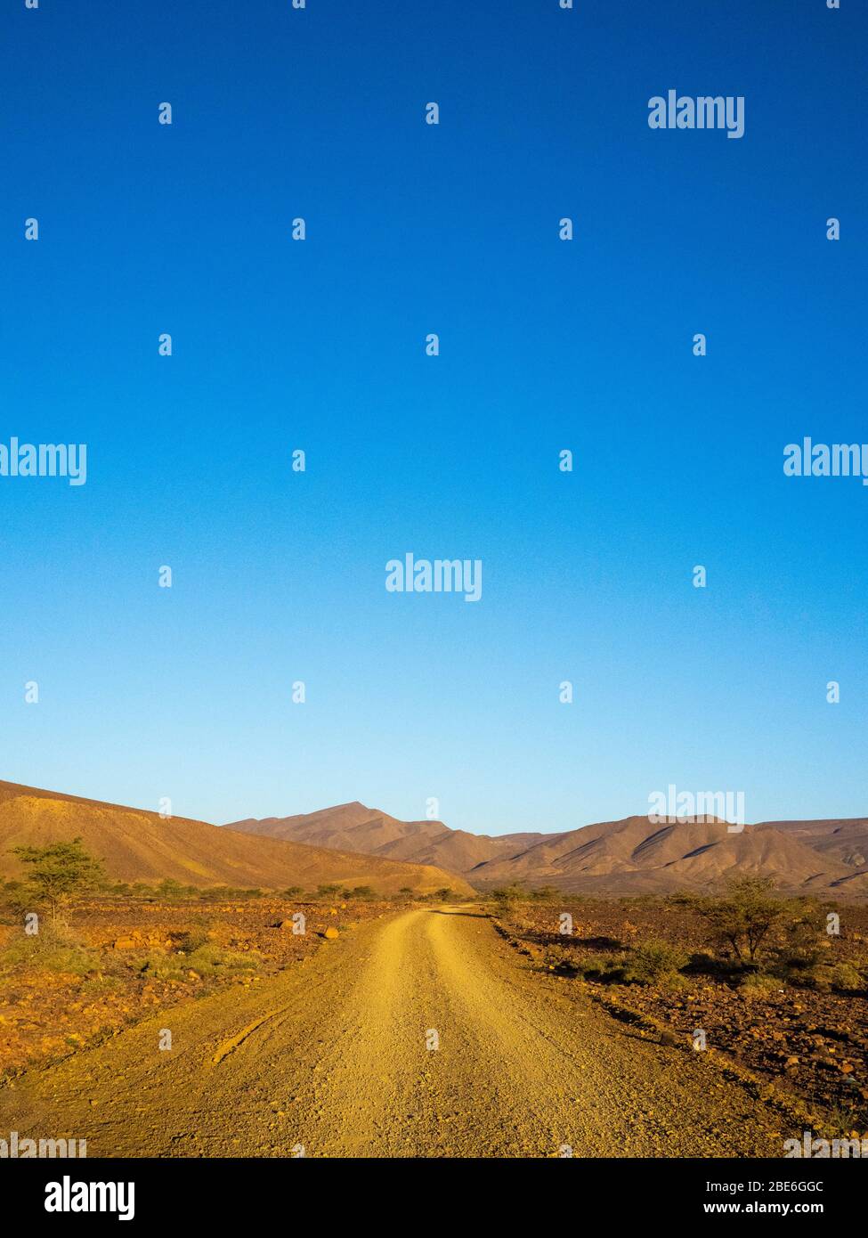 Running towards the horizon hi-res stock photography and images - Alamy