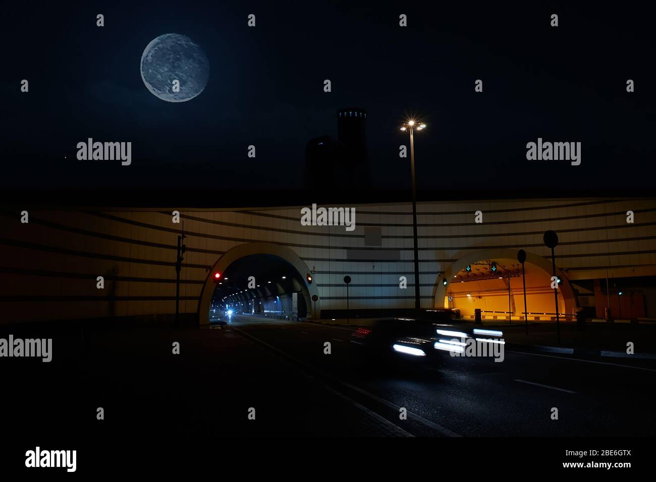 Moving moon hi-res stock photography and images - Alamy