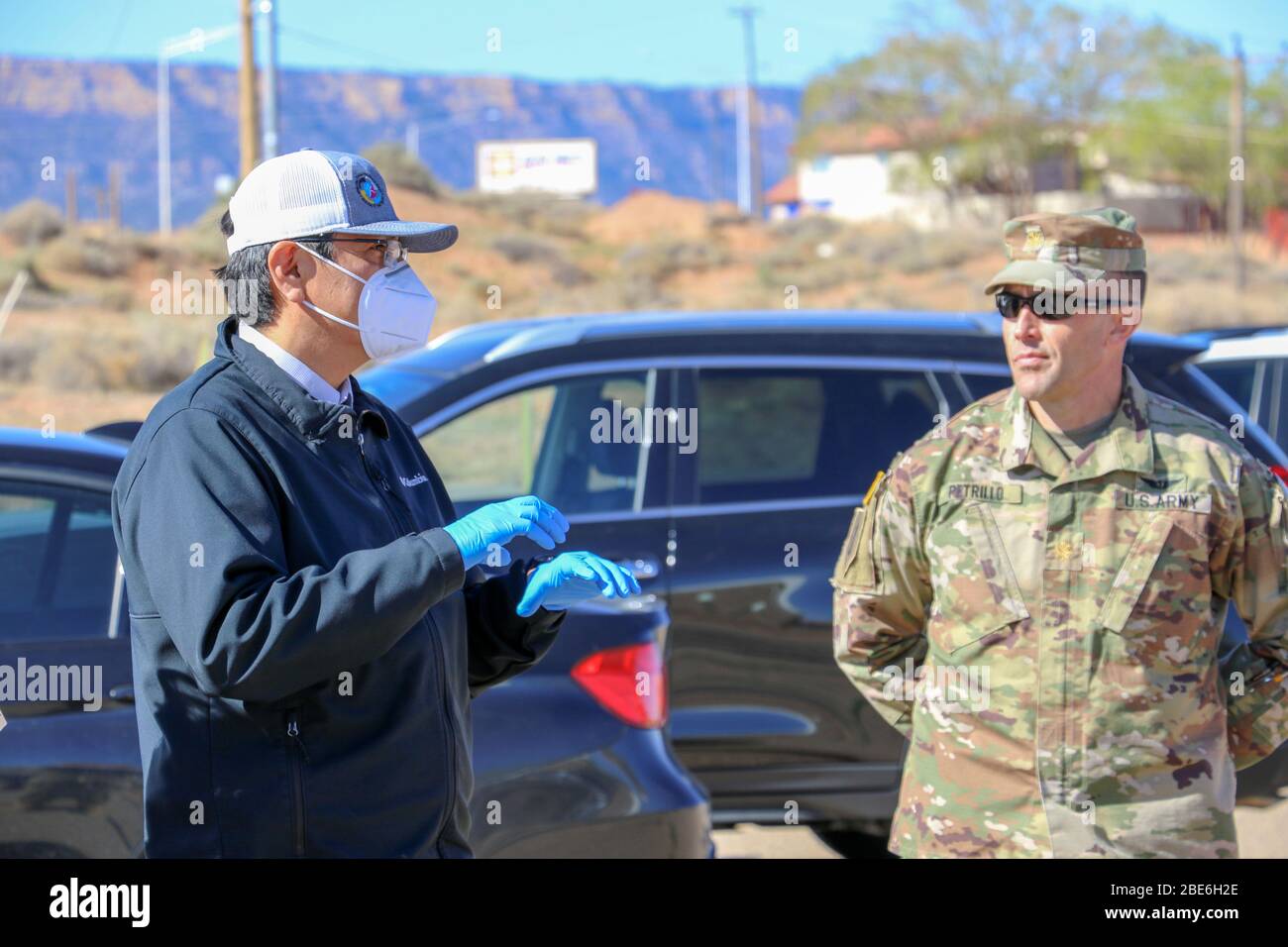 American soldiers treating patients hi-res stock photography and images ...
