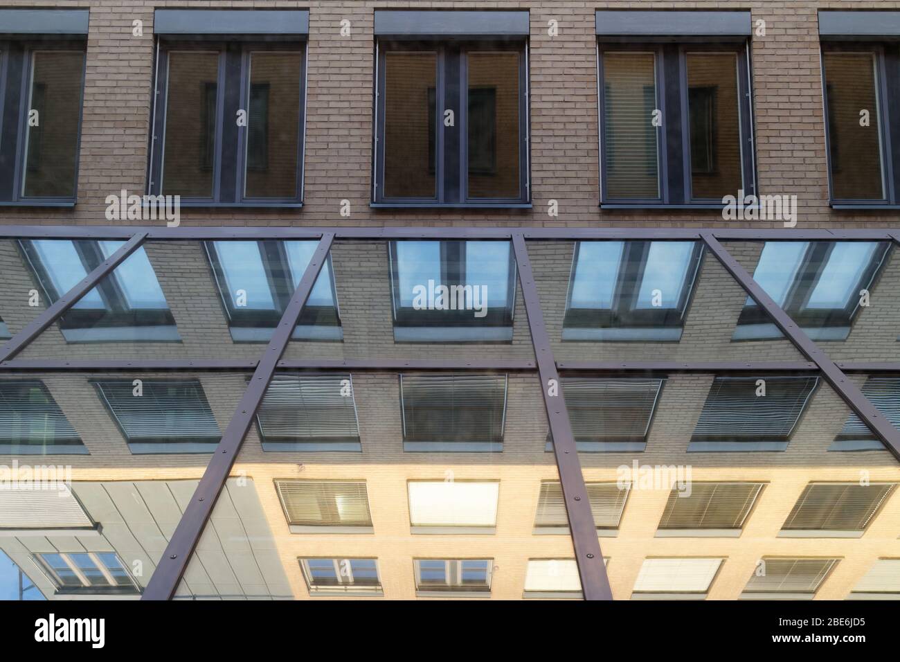 Neighboring wall hi-res stock photography and images - Alamy