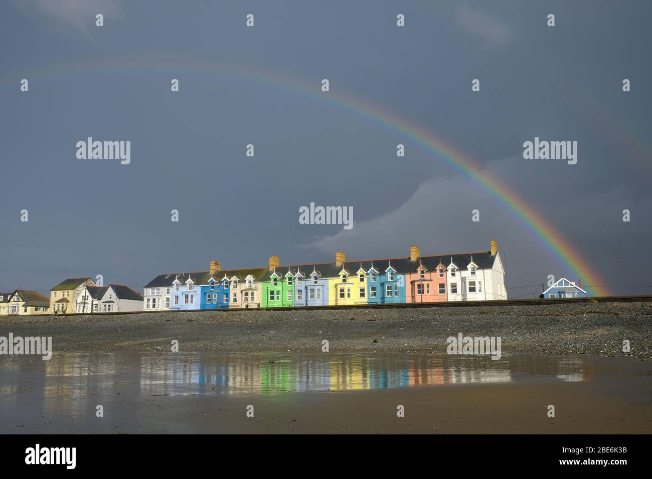 Houses on borth sea front hi-res stock photography and images - Alamy