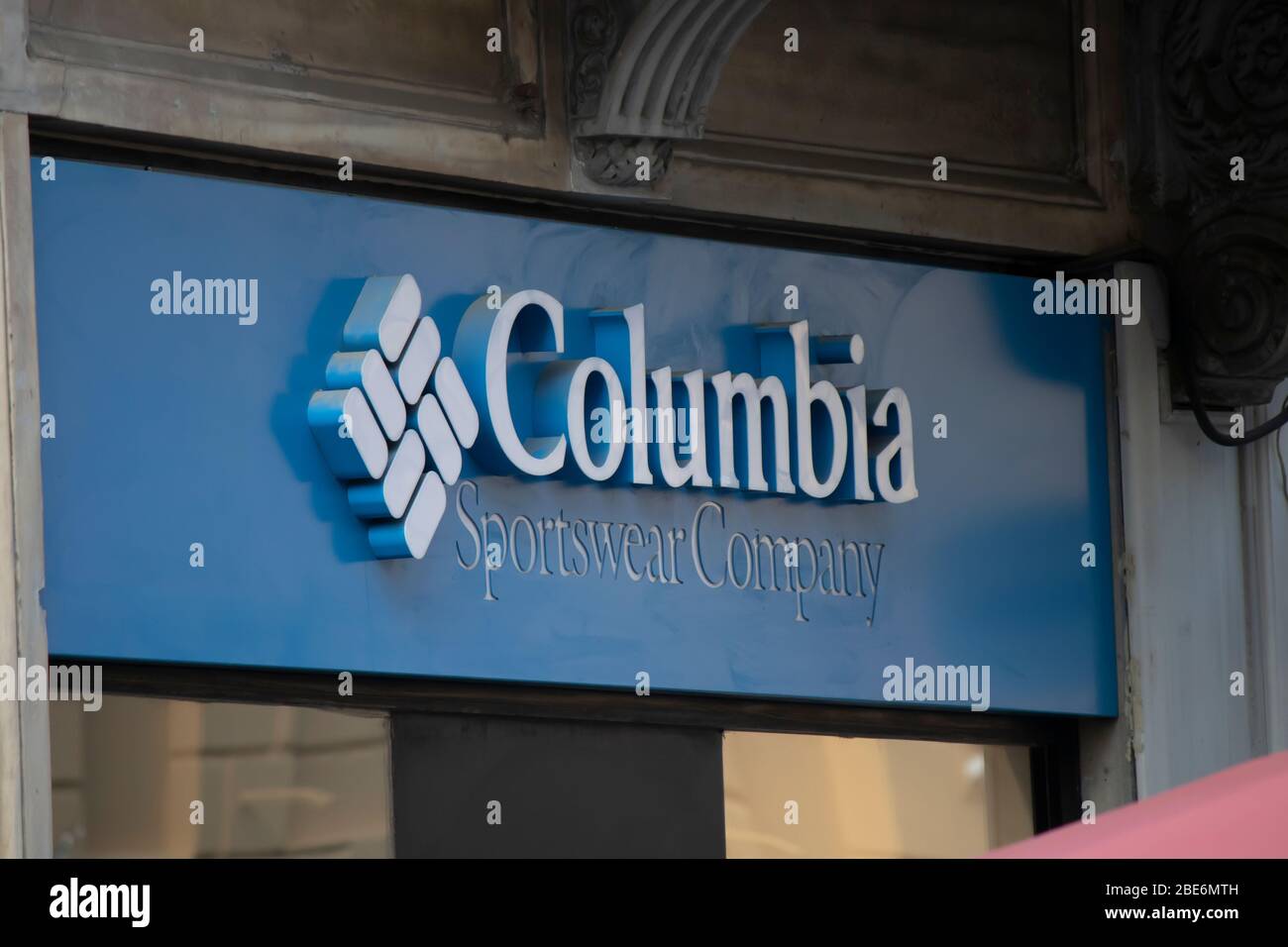 Columbia sportswear company logo hi-res stock photography and images ...