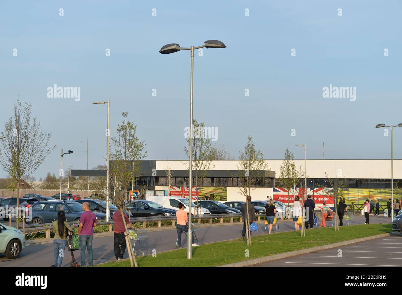 Long queue outside Aldi supermarket in Welwyn Garden City due to social ...