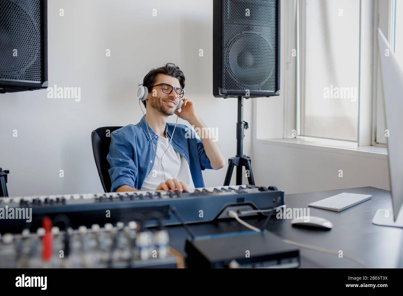 Electronic composing recording hi-res stock photography and images - Alamy