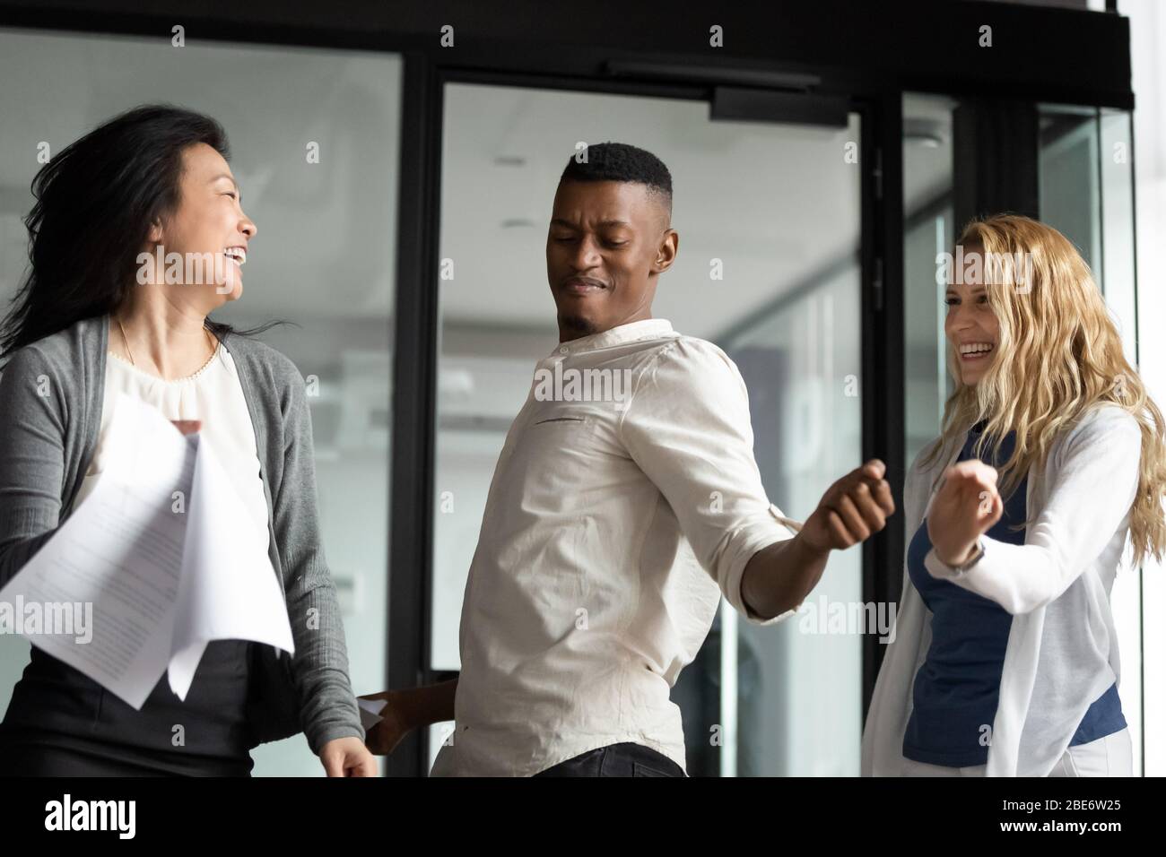 Celebrate dance hi-res stock photography and images - Alamy