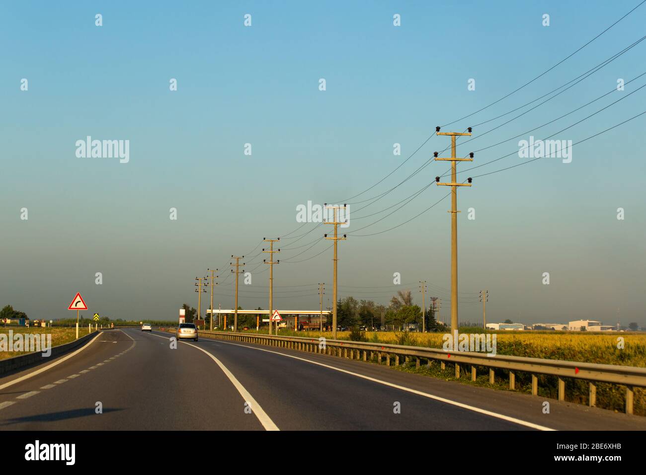 Utility poles line country road hi-res stock photography and images - Alamy