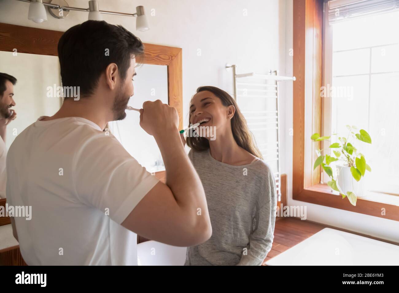 Family cleaning teeth hi-res stock photography and images - Alamy