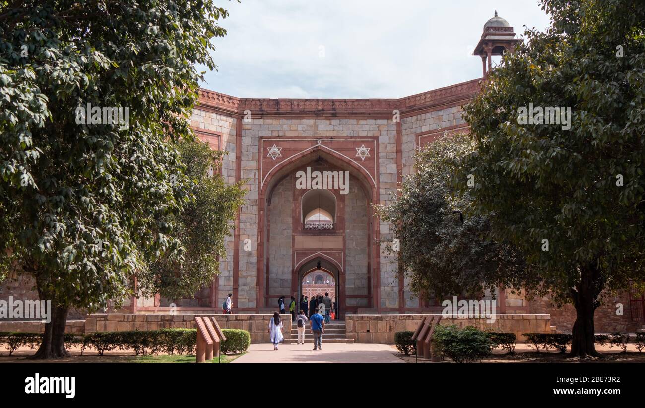 Entrance gate tomb humayun tomb hi-res stock photography and images - Alamy