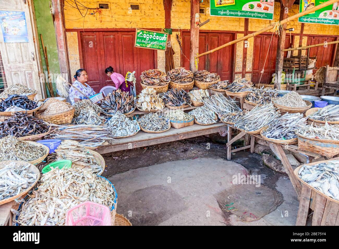 Street market in Pindaya Stock Photo - Alamy