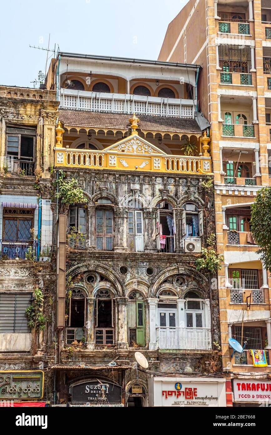 Mixed architecture styles hi-res stock photography and images - Alamy