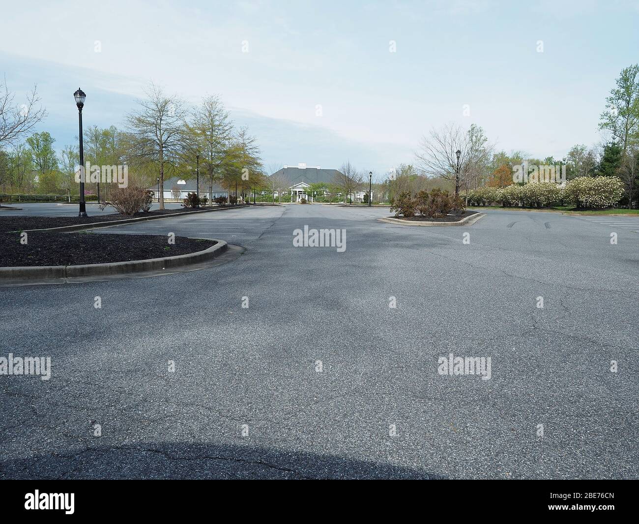 Empty golf clubhouse parking lot during covid-19 pandemic Stock Photo ...