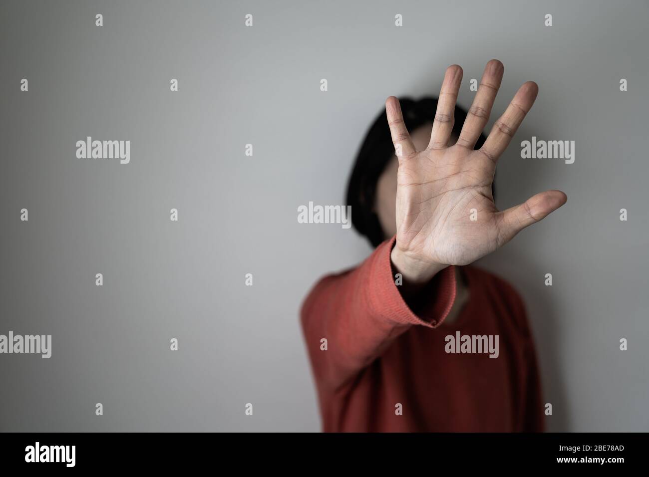 Girl saying no with hand hi-res stock photography and images - Alamy