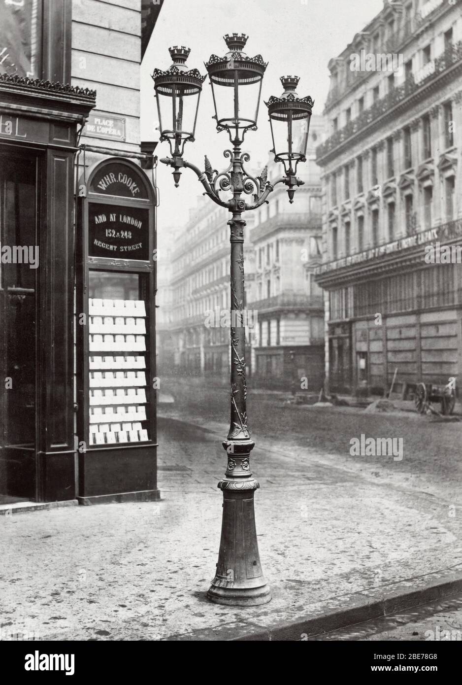Place de l'Opéra. no. 4- Oudry style lamp stand with three lamps on a ...