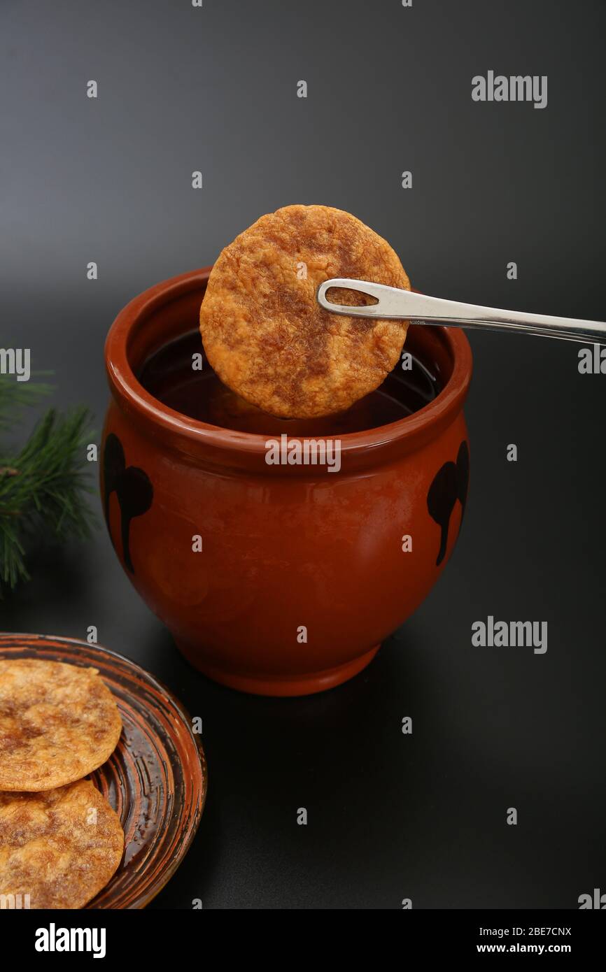 Soy sauce rice cracker hi-res stock photography and images - Alamy