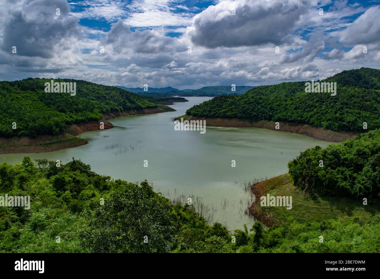 Full reservoir hi-res stock photography and images - Alamy