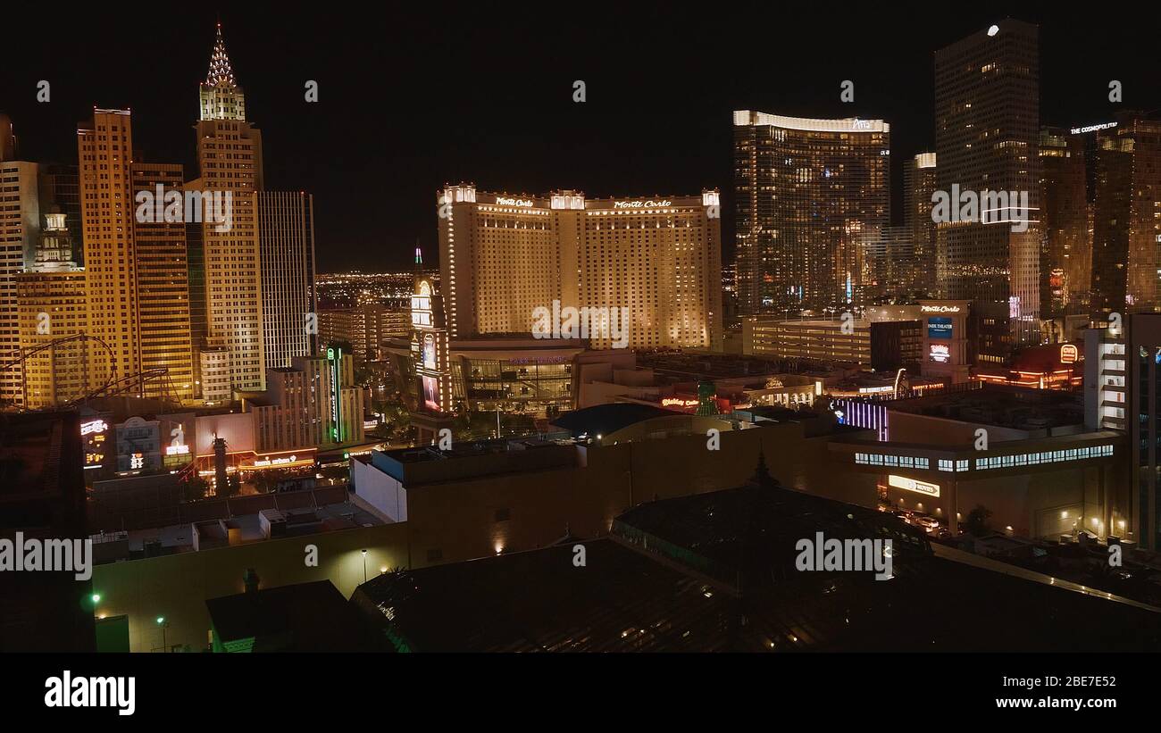 Las Vegas hotels at night - beautiful night view at the Las Vegas strip ...