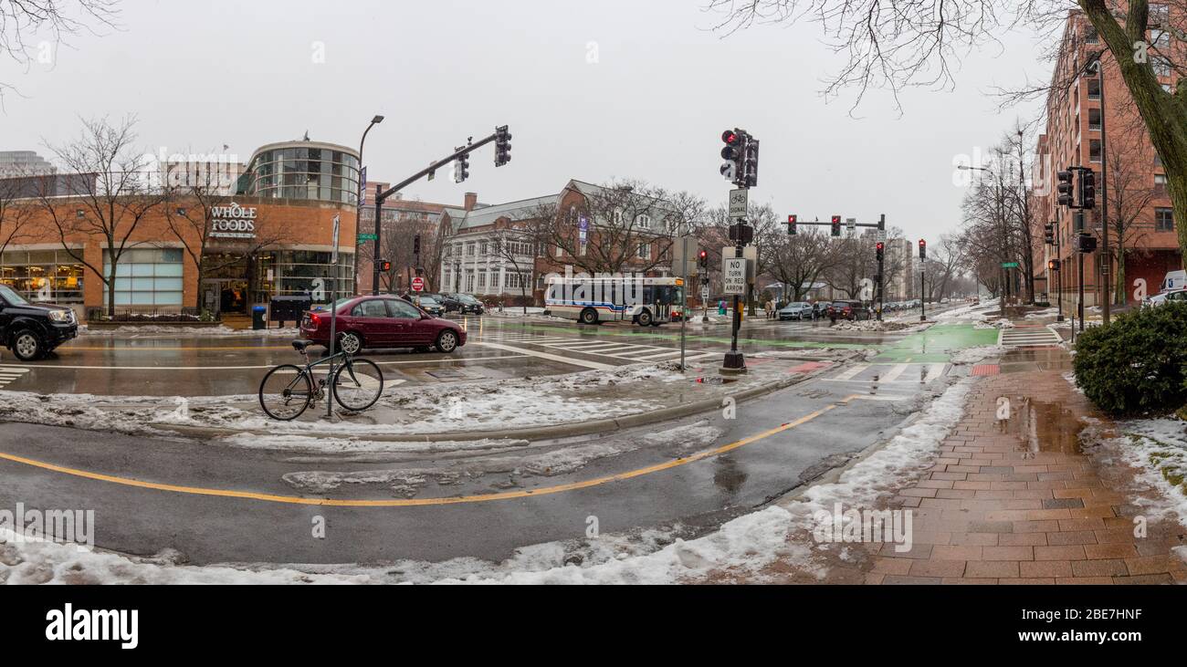 City downtown evanston illinois hi-res stock photography and images - Alamy