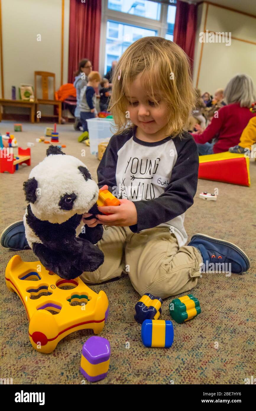 Chicago public library kids hi-res stock photography and images - Alamy